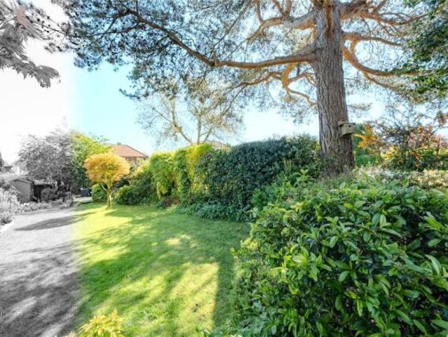 2 bedroom terraced house for sale in Crofton Terrace, Leeds, West Yorkshire, LS17