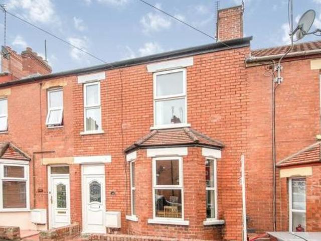 2 bedroom terraced house for sale in Cromwell Road Yeovil BA21