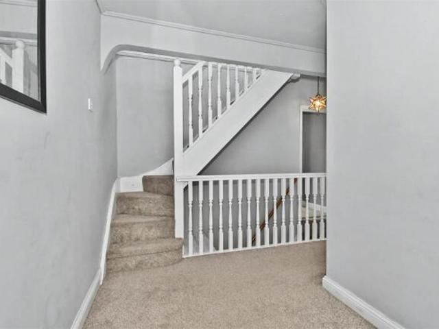 2 bedroom terraced house for sale in Cross Street Leamington Spa, CV32