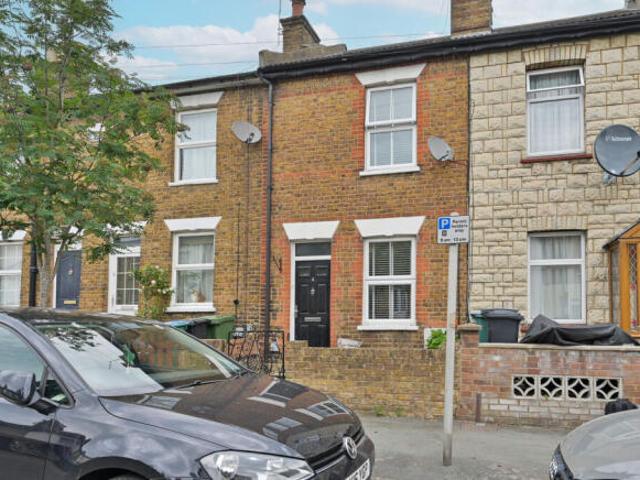 2 bedroom terraced house for sale in Cross Street, Watford, WD17
