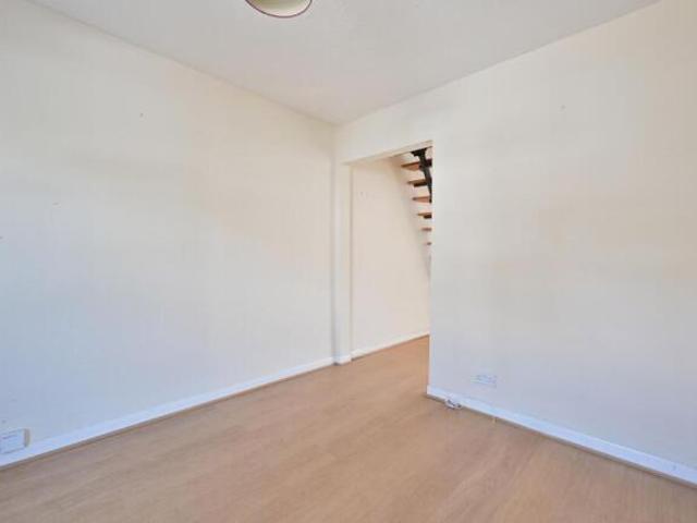 2 bedroom terraced house for sale in Cross Street, Watford, WD17