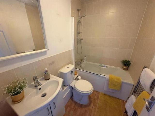 2 bedroom terraced house for sale in Crossley Street, Queensbury, BD13