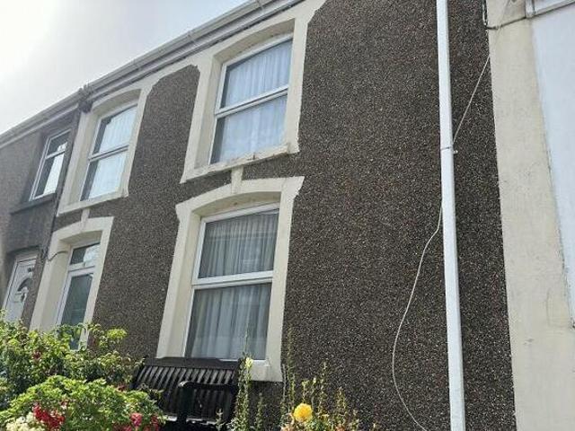 2 Bedroom Terraced House For Sale In Cwmllynfell