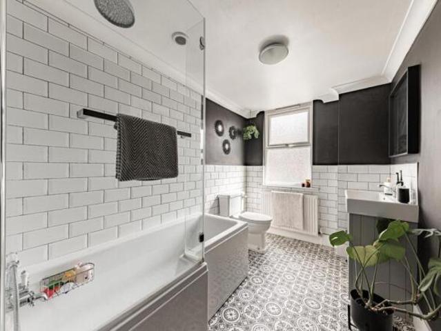 2 bedroom terraced house for sale in Cyprus Road, Faversham, ME13