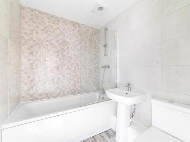 2 bedroom terraced house for sale in Abbotsmeade Close, Newcastle Upon Tyne, NE5