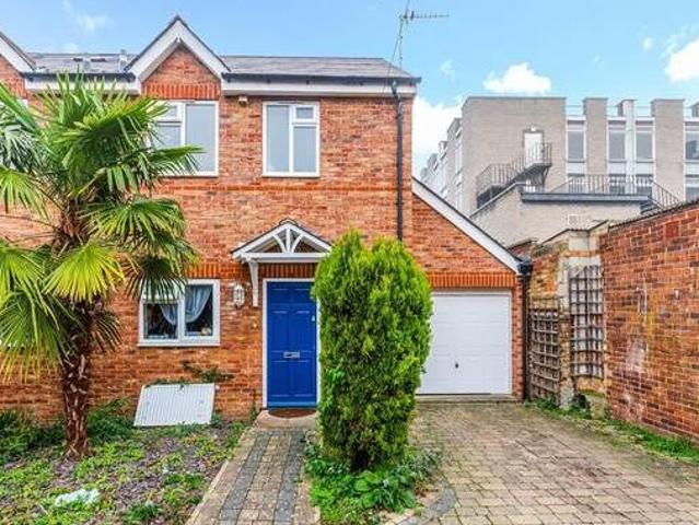 2 bedroom terraced house for sale in Acacia Grove New Malden KT3