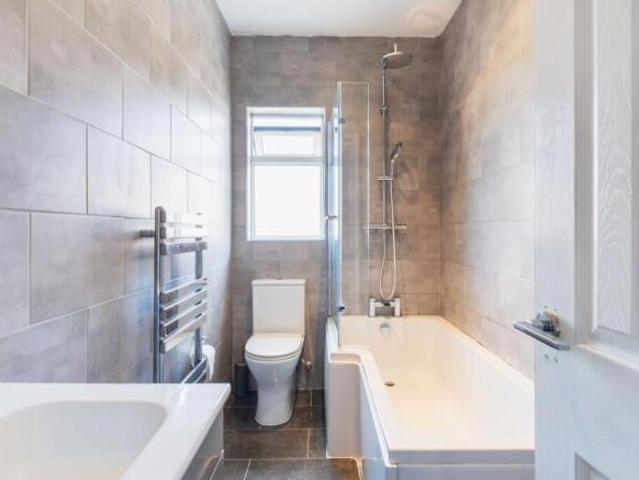 2 bedroom terraced house for sale in Aisthorpe Road, Sheffield, S8