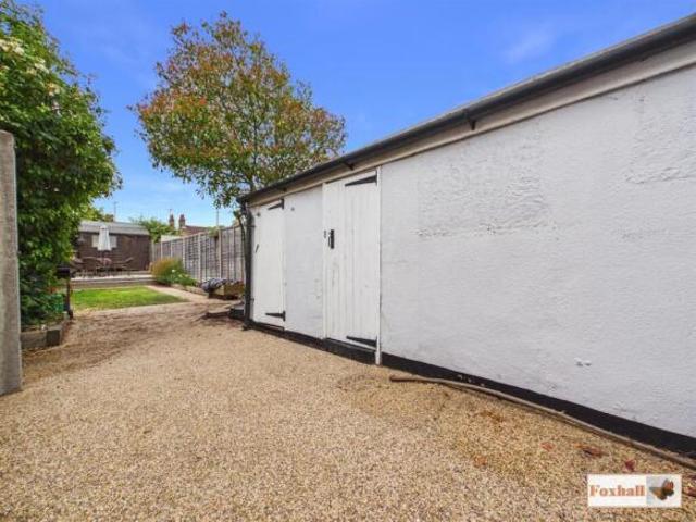 2 bedroom terraced house for sale in Alan Road, Ipswich, IP3