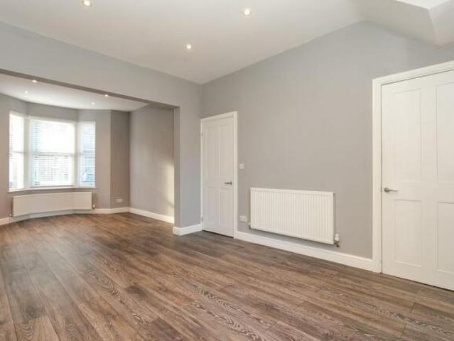 2 bedroom terraced house for sale in Albert Place, Harrogate, HG1