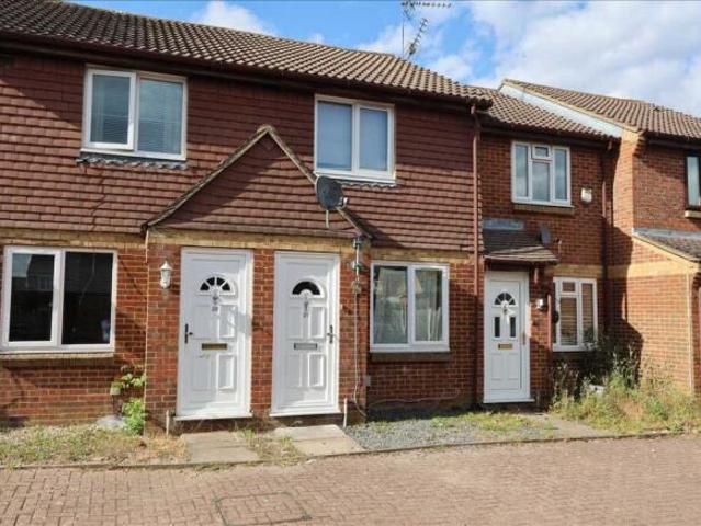 2 bedroom terraced house for sale in Alder Close, Cippenham, Slough, SL1