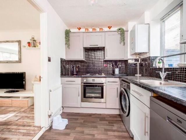 2 bedroom terraced house for sale in Alder Close, Slough, Berkshire, SL1