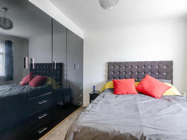 2 bedroom terraced house for sale in Alder Walk, WD25