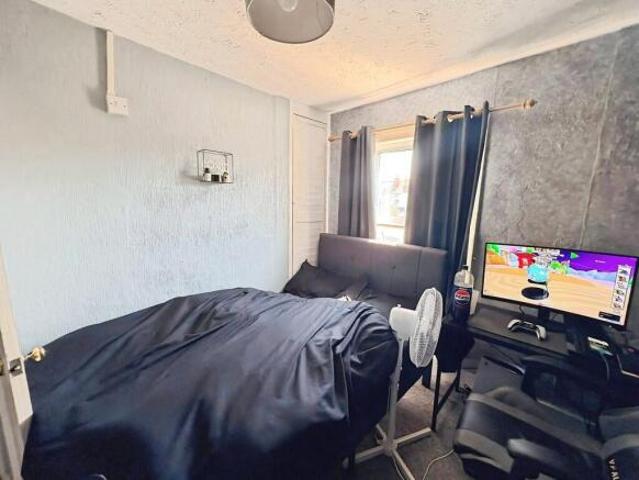 2 bedroom terraced house for sale in Alma Place, Linden, GL1