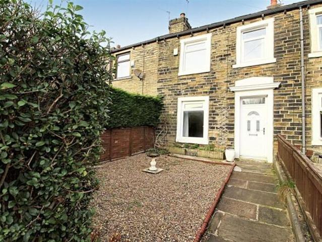 2 bedroom terraced house for sale in Almondbury Bank, Moldgreen, Huddersfield HD5 8HE, HD5
