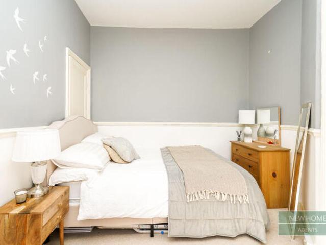 2 bedroom terraced house for sale in Arthur Street, York, YO10 3EL, YO10