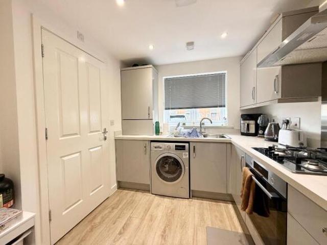 2 bedroom terraced house for sale in Arundel Road, Leagrave, Luton, Bedfordshire, LU4 8FZ, LU4
