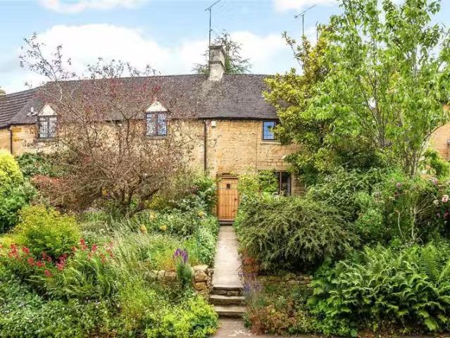 2 bedroom terraced house for sale in Aston Magna, Moreton in M.