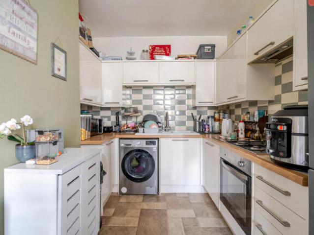 2 bedroom terraced house for sale in Avenue Road, Southampton, Hampshire, SO14