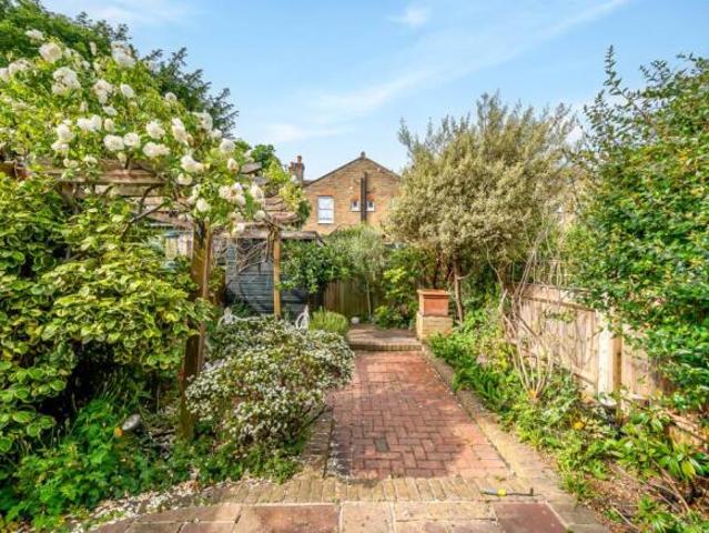 2 bedroom terraced house for sale in Aysgarth Road, Dulwich Village, SE21