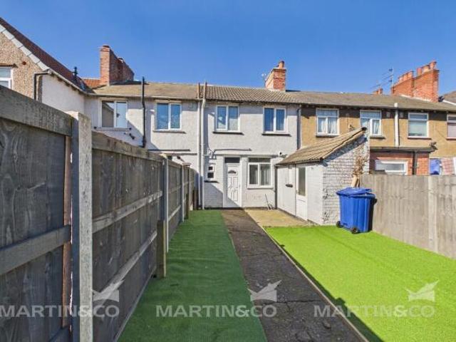 2 bedroom terraced house for sale in Balfour Road, Bentley, DN5