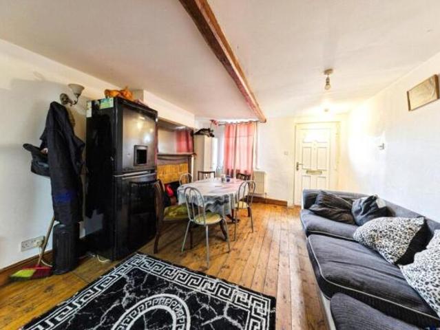 2 bedroom terraced house for sale in Barrack Road, Northampton, Northamptonshire, NN1