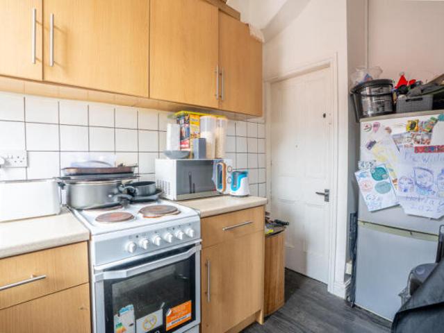 2 bedroom terraced house for sale in Barton View, Leeds, LS11
