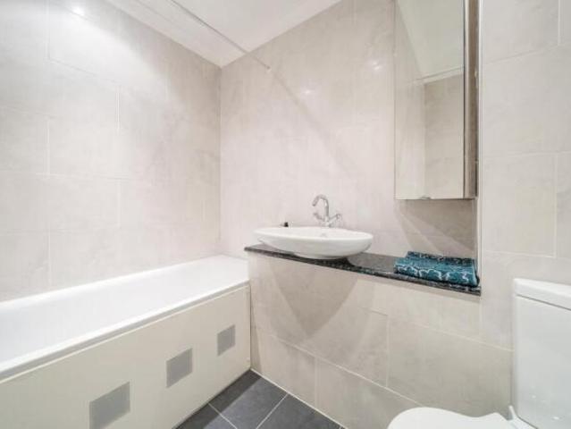 2 bedroom terraced house for sale in Betts Close, Beckenham, BR3