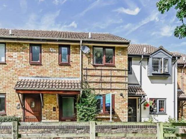 2 Bedroom Terraced House For Sale In Bedford, Bedfordshire