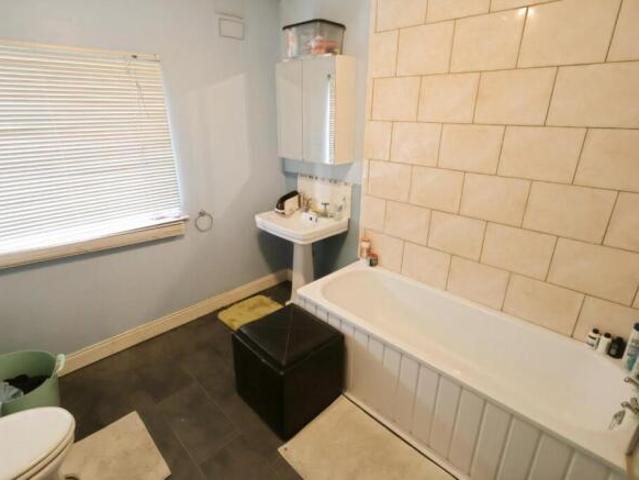 2 bedroom terraced house for sale in Beeston View, Chester, CH4