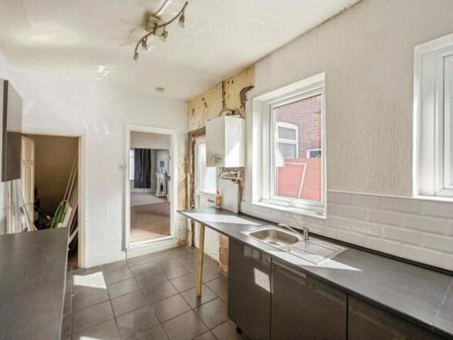 2 bedroom terraced house for sale in Bentley Road, Doncaster, DN5