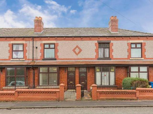 2 bedroom terraced house for sale in Bickershaw Lane WN2