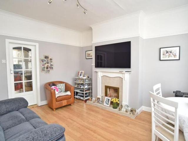 2 bedroom terraced house for sale in Birch Grove, Harrogate, HG1