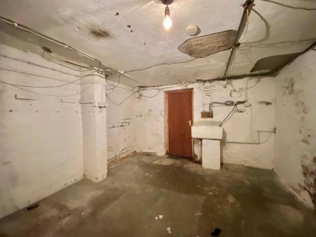 2 bedroom terraced house for sale in Blackmoorfoot Road, Huddersfield, HD4