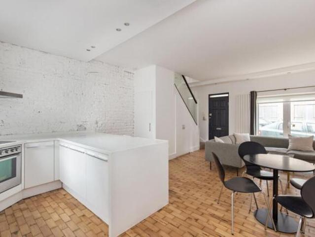 2 bedroom terraced house for sale in Bradbury Mews, London, N16