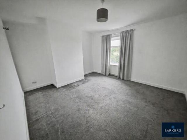 2 bedroom terraced house for sale in Bradford Road, Birkenshaw, BD11