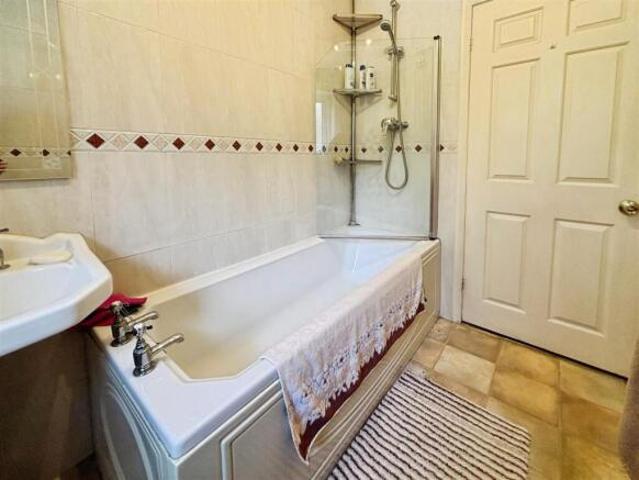 2 bedroom terraced house for sale in Brownroyd Hill Road, Bradford, BD6 1RY, BD6