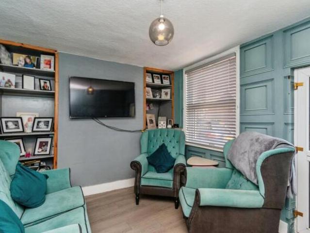 2 bedroom terraced house for sale in Butts Road, Wolverhampton, WV4