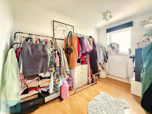 2 bedroom terraced house for sale in Buzzard Road, Luton, LU4