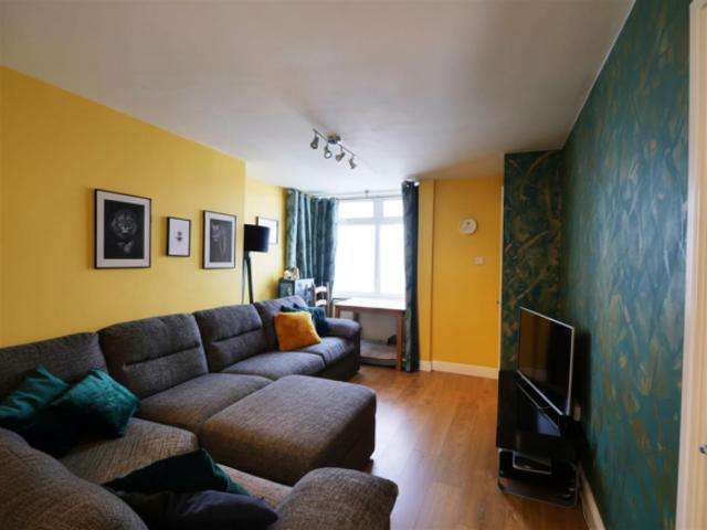 2 bedroom terraced house for sale in Burlington Avenue, York, YO10