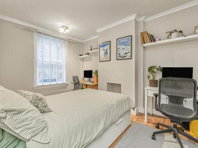 2 bedroom terraced house for sale in Burntwood Lane, Earlsfield, London, SW17