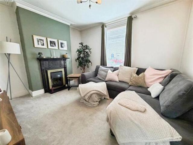 2 bedroom terraced house for sale in Burton Road, Lincoln, Lincolnshire, LN1