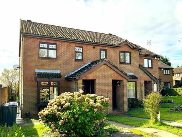 2 Bedroom Terraced House For Sale In Gomersal, Cleckheaton