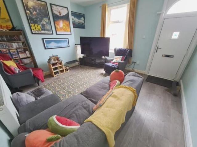 2 bedroom terraced house for sale in Gorseyfields, Droylsden, M43