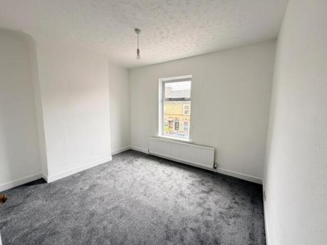 2 bedroom terraced house for sale in Garfield Street, Bedford, MK41