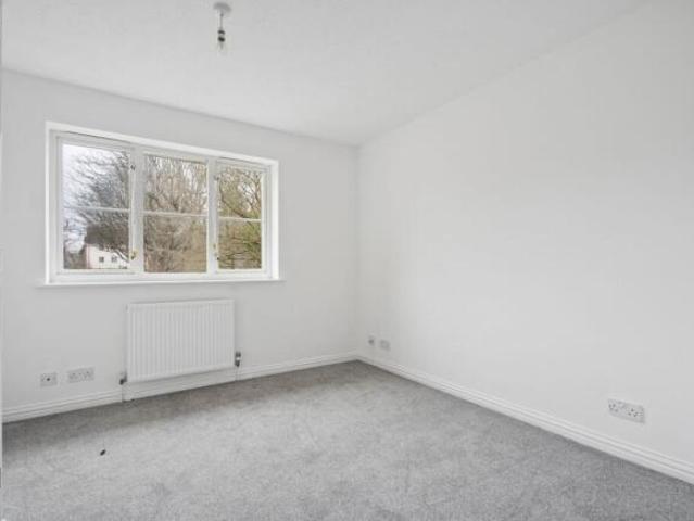 2 bedroom terraced house for sale in Gisburne Way, Watford, WD24