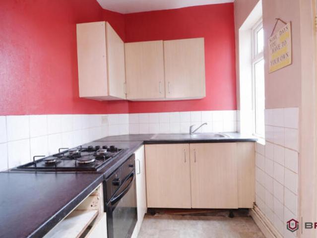 2 bedroom terraced house for sale in Gladstone Road, Doncaster, DN4