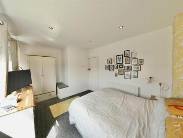 2 bedroom terraced house for sale in Glebe Road, Hull, HU7