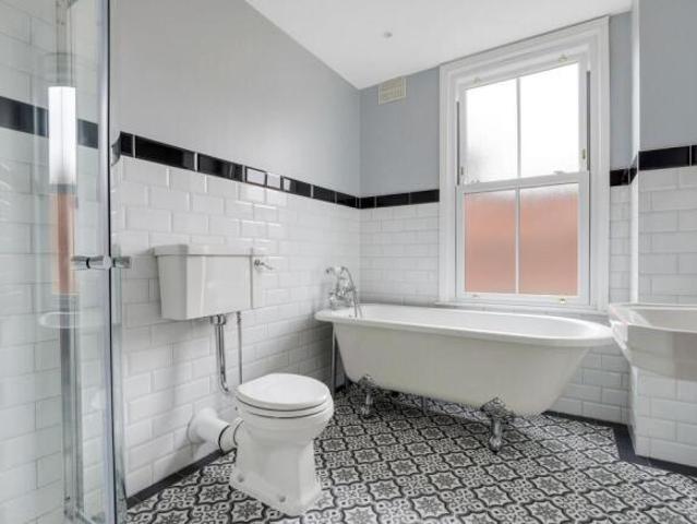 2 bedroom terraced house for sale in Glentworth Road, Nottingham, NG7