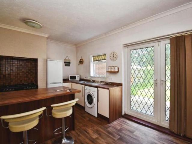 2 bedroom terraced house for sale in Graham Avenue, Hull, HU4