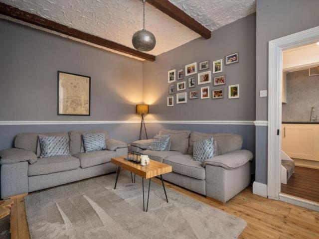2 bedroom terraced house for sale in Grayshon Street, Drighlington, BD11